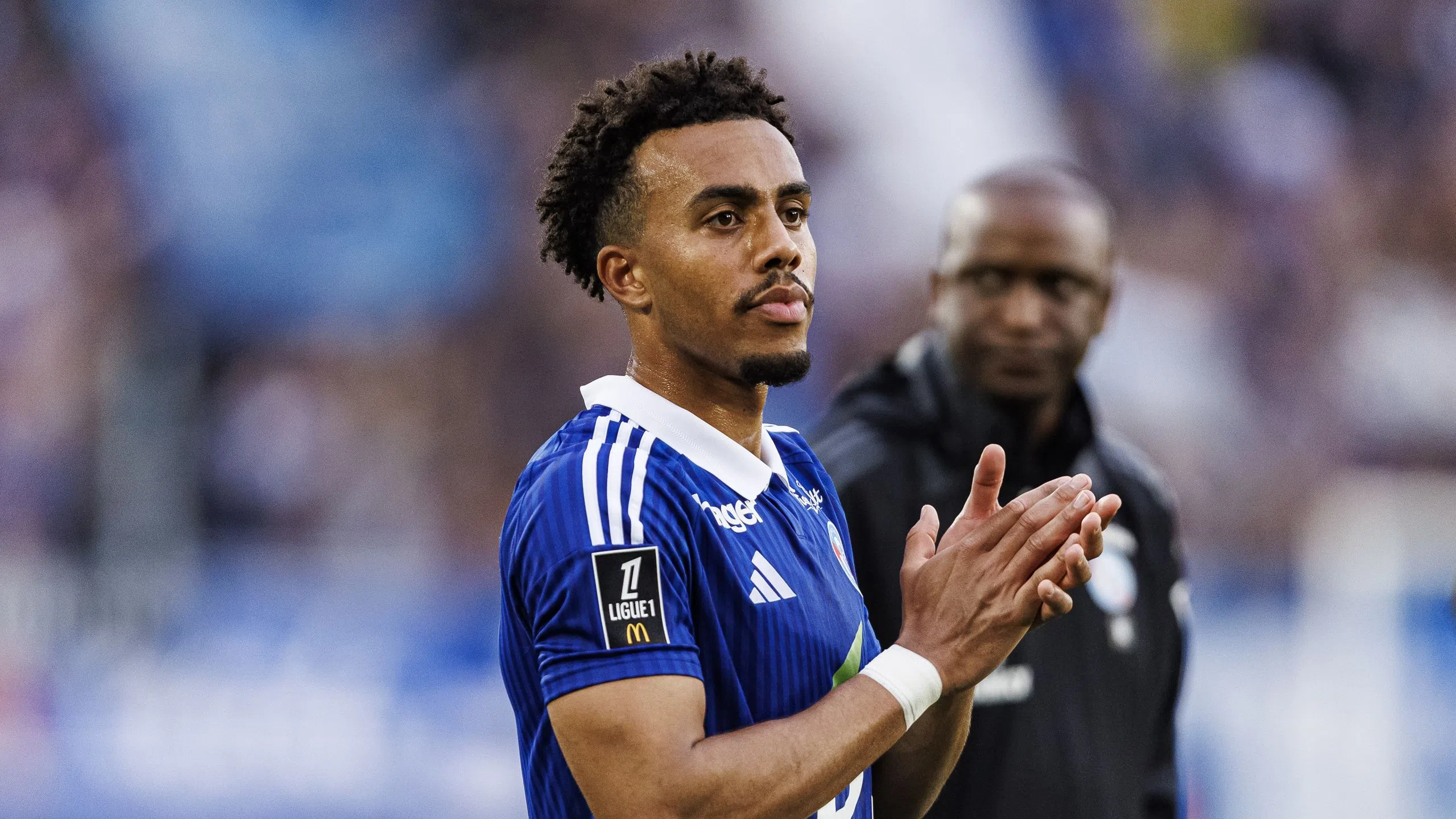Ménès dubitatif sur un possible transfert de Doué à Chelsea