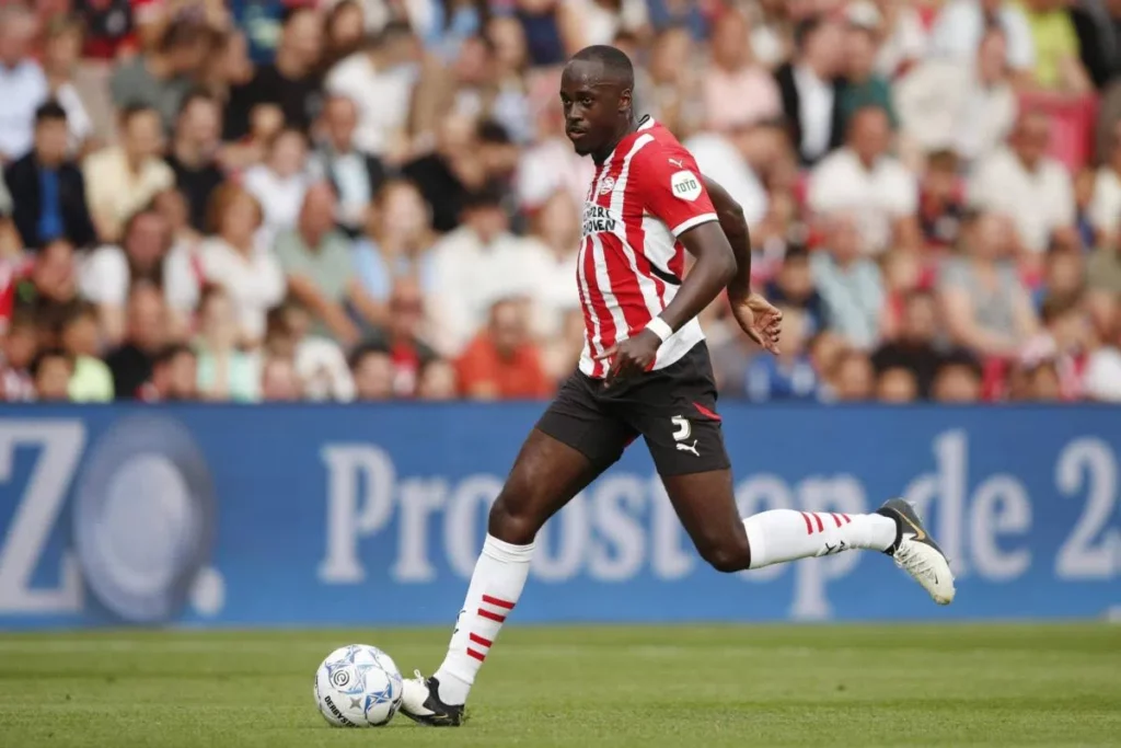 Jordan Teze agite l’AS Monaco, la Juventus passe à l’offensive