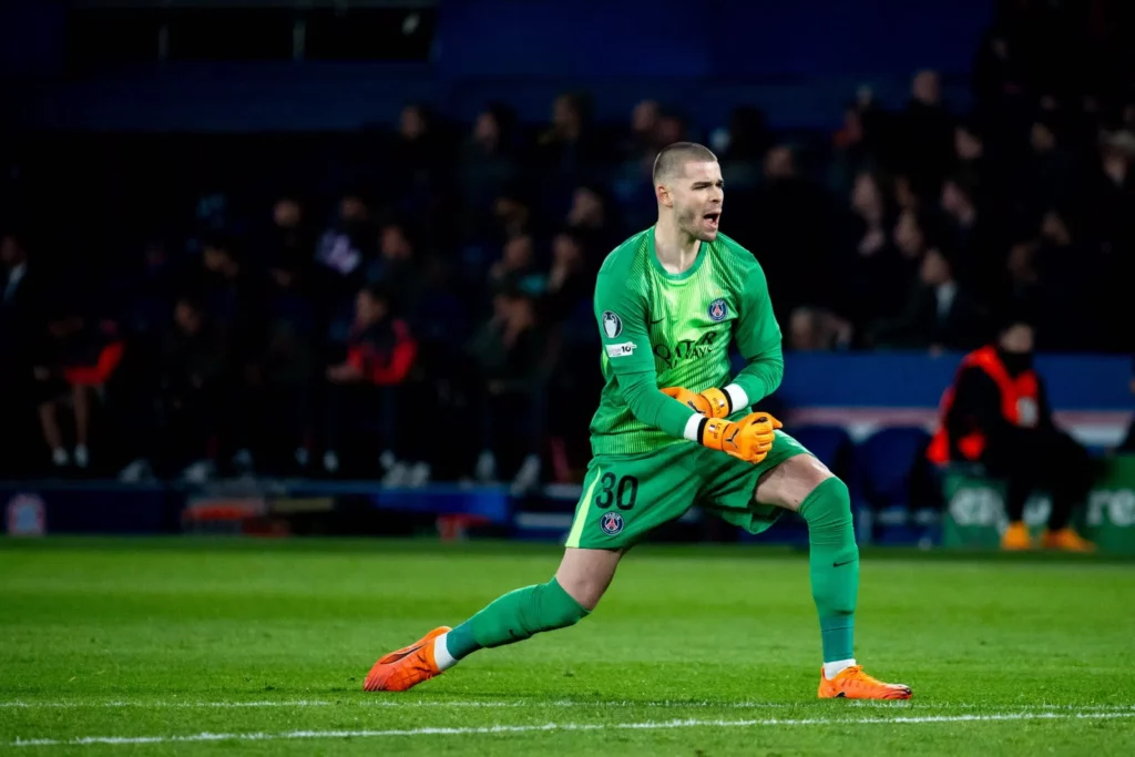 PSG : Lucas Chevalier pointé du doigt après un transfert à 40M€