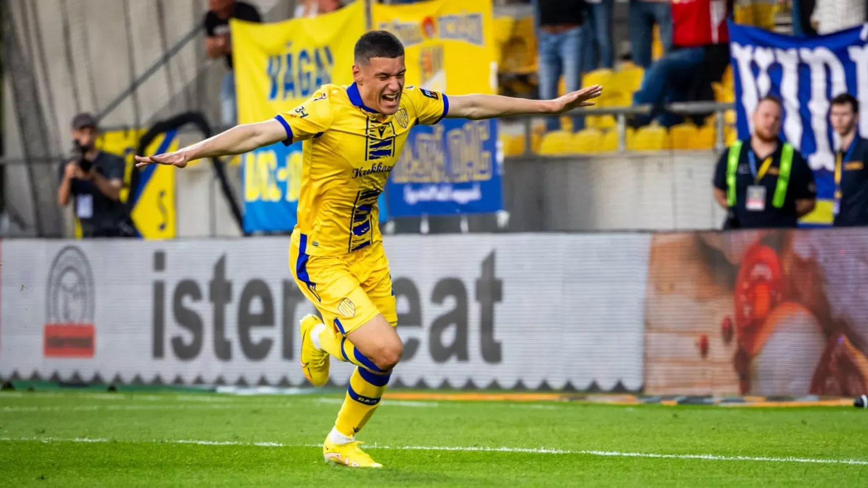 Celtic fonce sur Damir Redzic dans un mercato sous tension