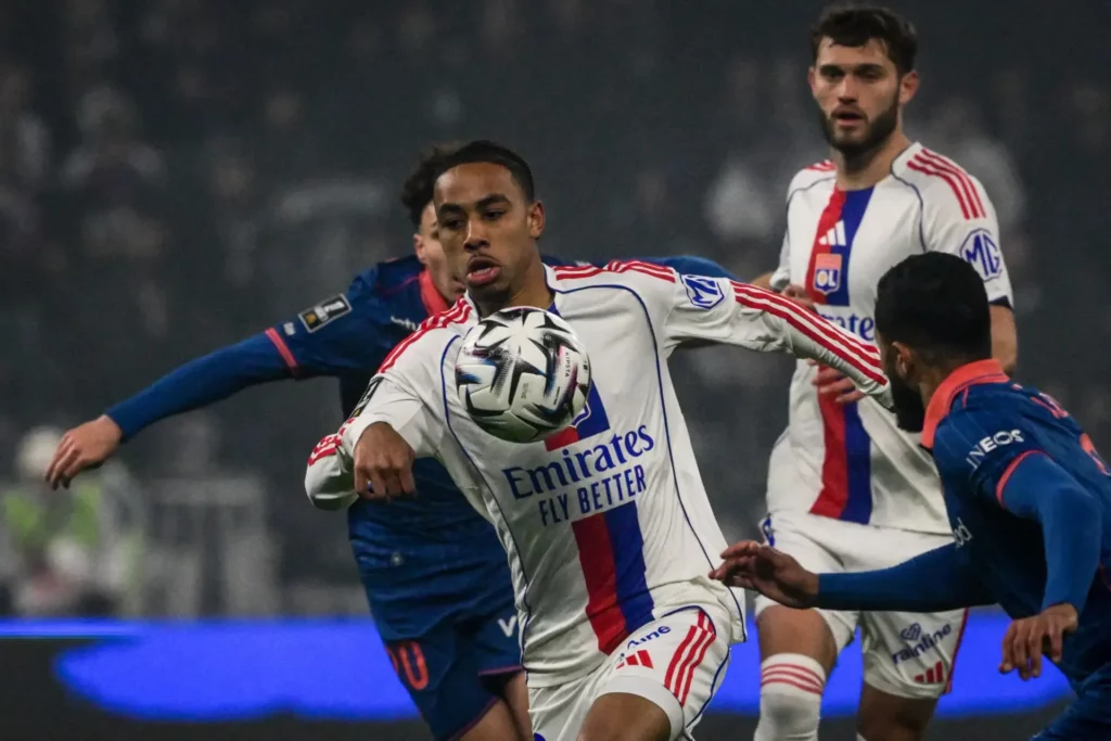 Noah Nartey enflamme l'OL après des débuts canon